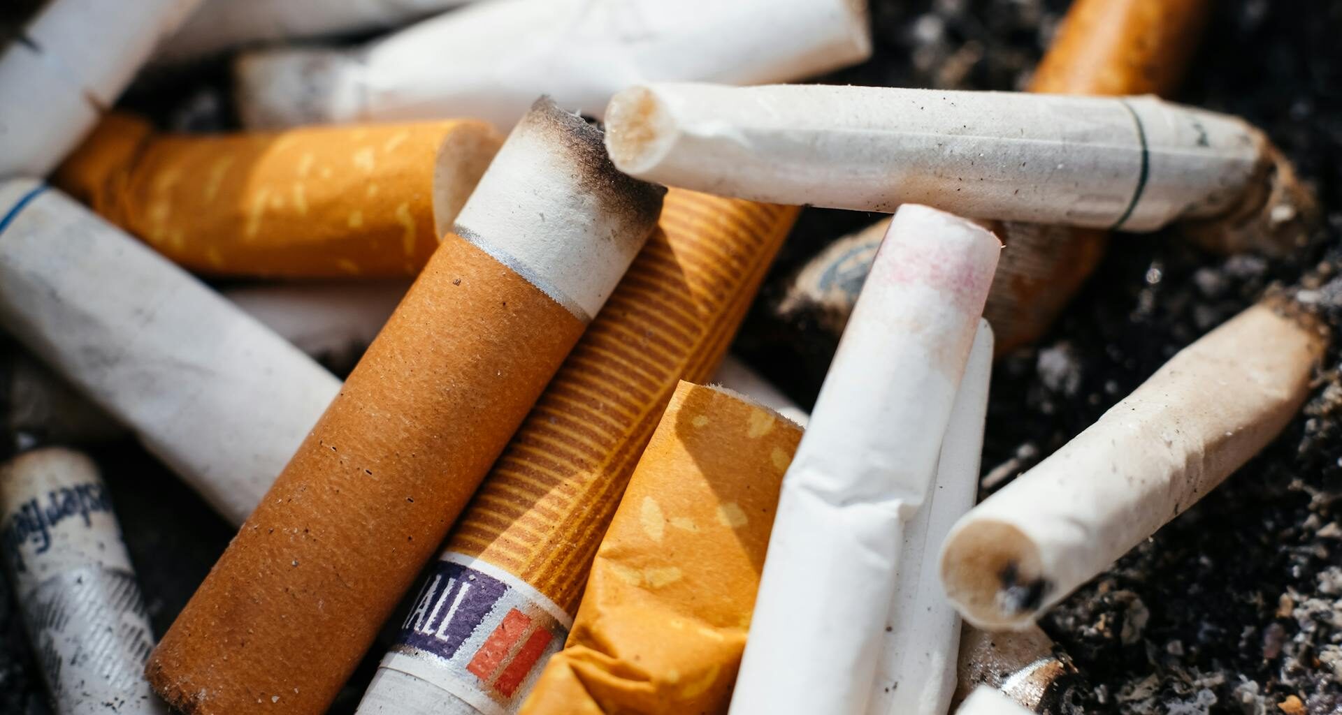 Gaming more than 10 hours a week is the 'tipping point' for bad health ...